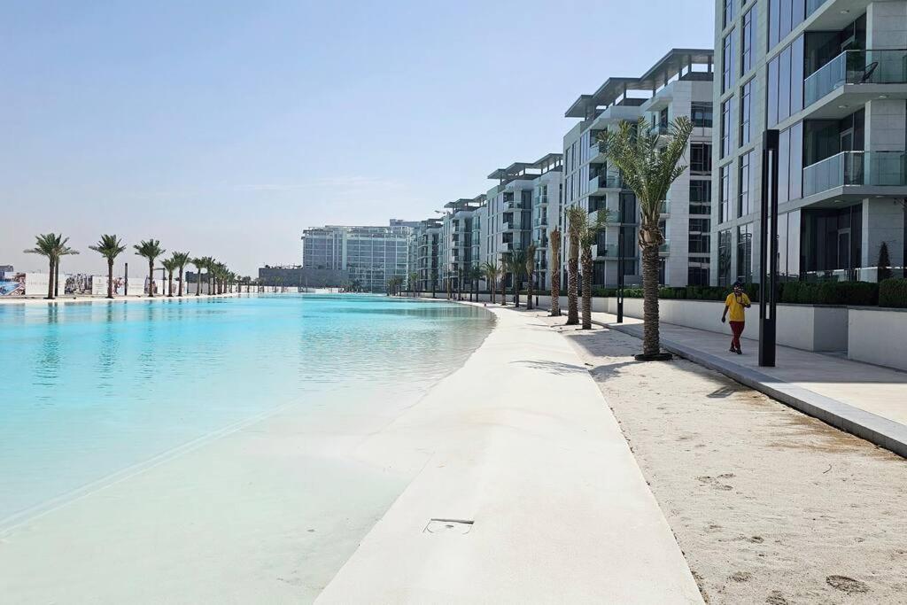 Spectacular Lagoon Apartment, Dubai (updated prices 2024)