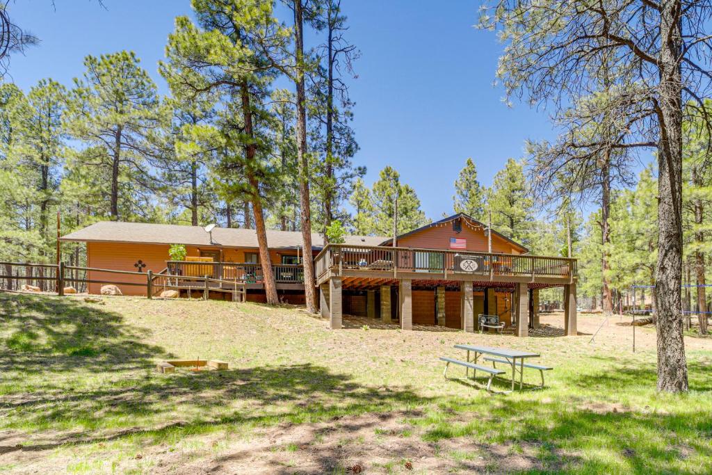 Happy Jack Cabin with Deck, Views, and Trail Access!, Happy Jack ...