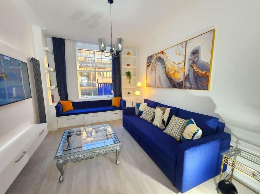 Diamond Place -Luxury 2-Bedroom Flat, Parking, WiFi, Netflix, Central ...