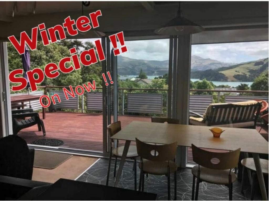 Akaroa Sunshine Views and Spa Pool !!!, Akaroa (updated prices 2026)