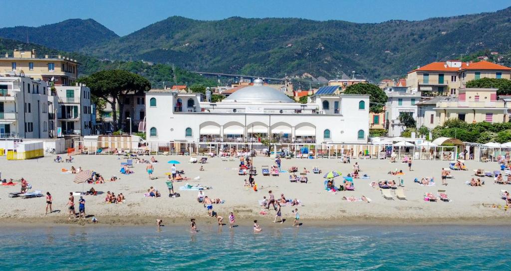 Hotel Premuda, Spotorno (updated prices 2025)