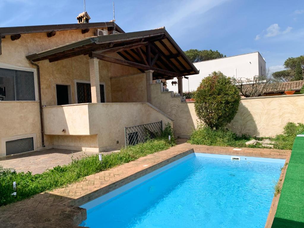 Happy Domus Roma Villa Bustini with pool, Infernetto (precios ...