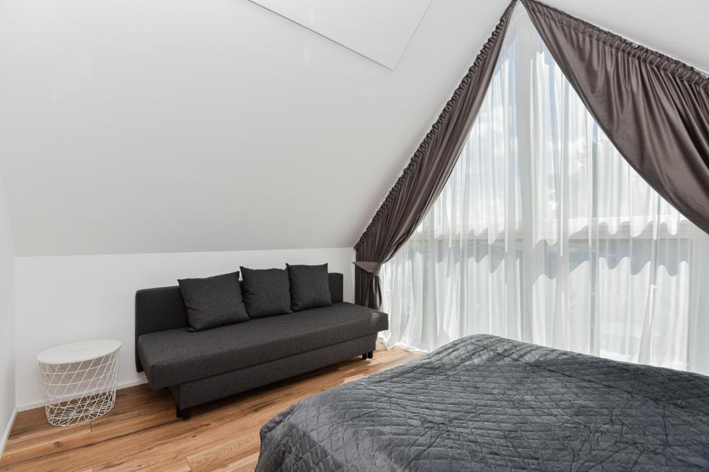 DREAM HOUSE PALANGA WITH PRIVATE SWIMMING POOL, Hot Tub and Sauna ...