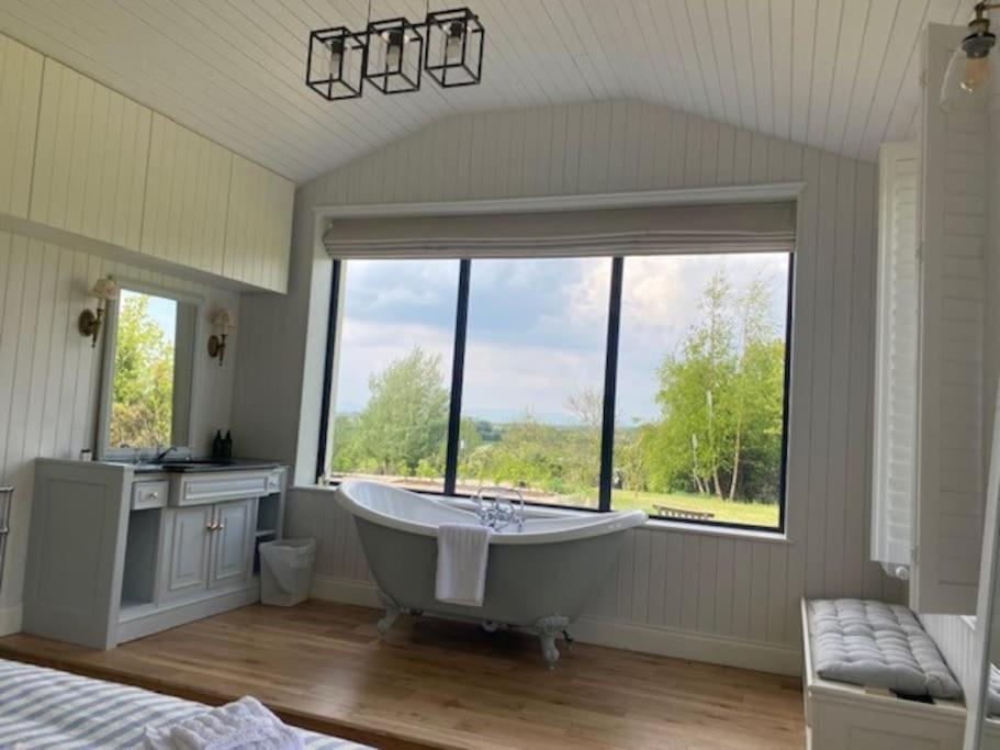 Harry's Cottage, Aghanloo (updated prices 2026)