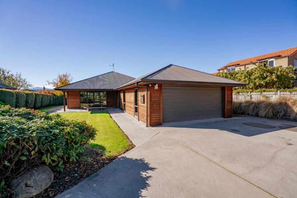 Cozy on Stonebridge, Wanaka (updated prices 2025)