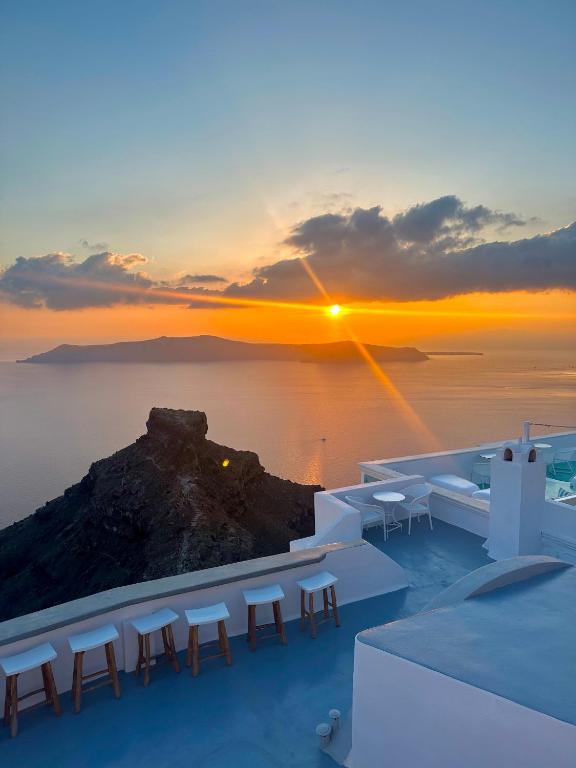 La Roka, Cliffside Memories, Imerovigli (updated prices 2026)