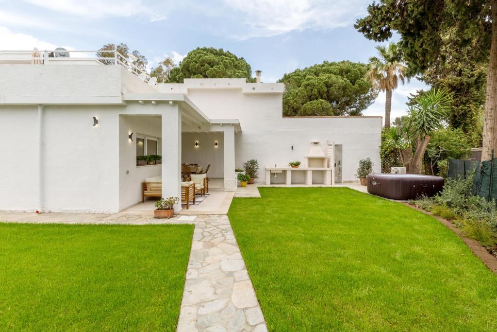 Luxury Villa Turquoise road to Villasimius 50 m from the sea IUN S0573 ...