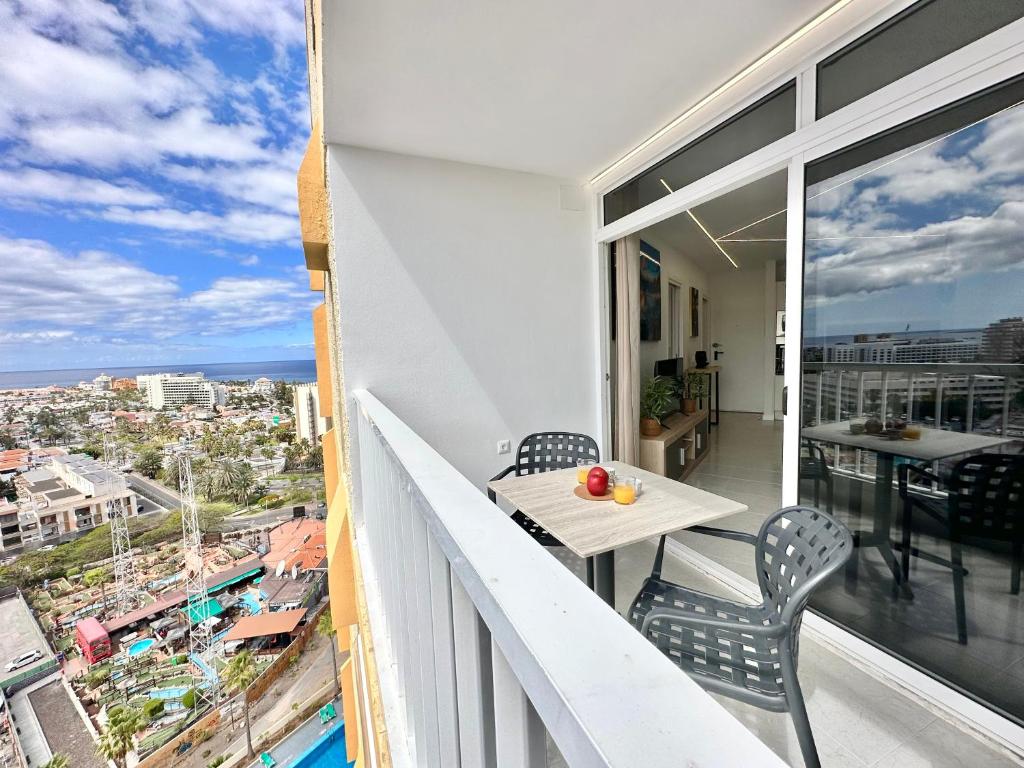 Torres de Yomely - M13E, Playa de las Americas (updated prices 2025)