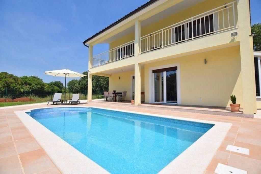 Pula Ferienhaus Mit Pool