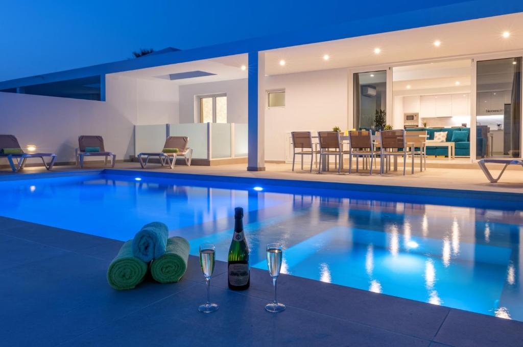 Villa Esmerad by Villa Plus, Playa Blanca (updated prices 2026)