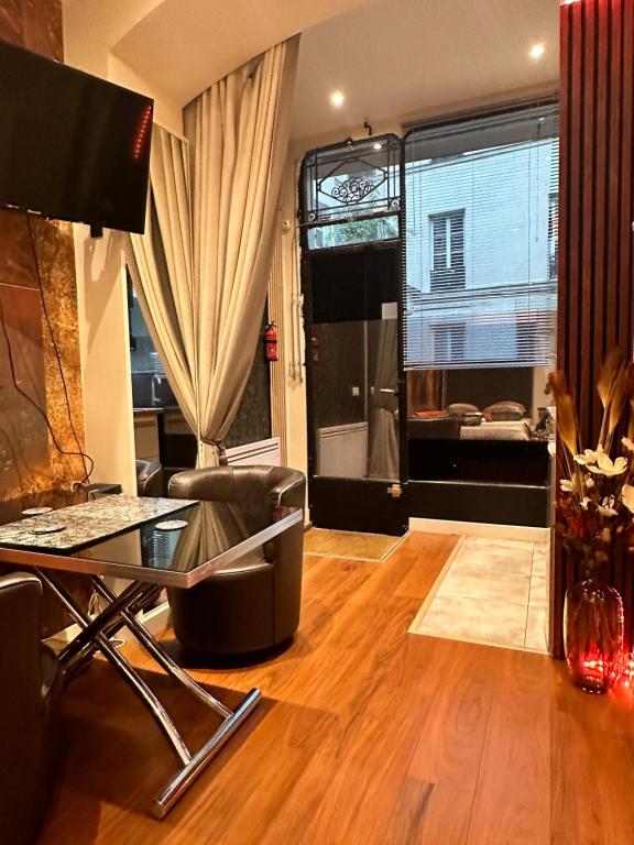 Luxury Parisian Studios Louvre -Vendôme in May 2024, Paris – Updated ...