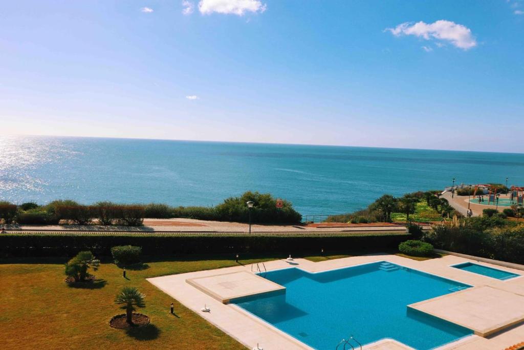 Sea View W Pool, Terrace & Parking, Cascais (updated prices 2026)