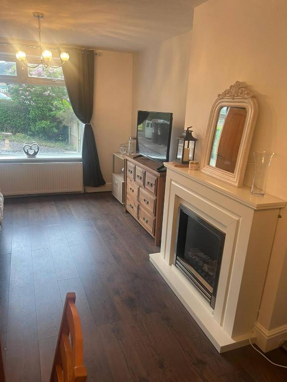Comfortable 3 Bedroom House-ng5,sleeps 5, Nottingham (updated prices 2024)