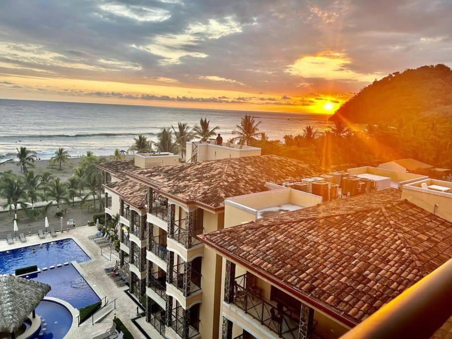 Stylish 3-BR Vacation Condo with Scenic Rooftop, Jacó (updated prices 2026)