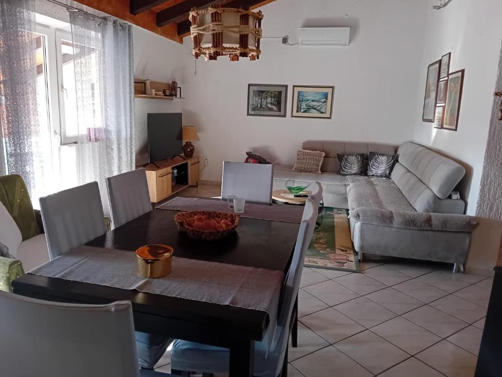 Apartman Batarelo, Gornji Karin (precios actualizados 2025)