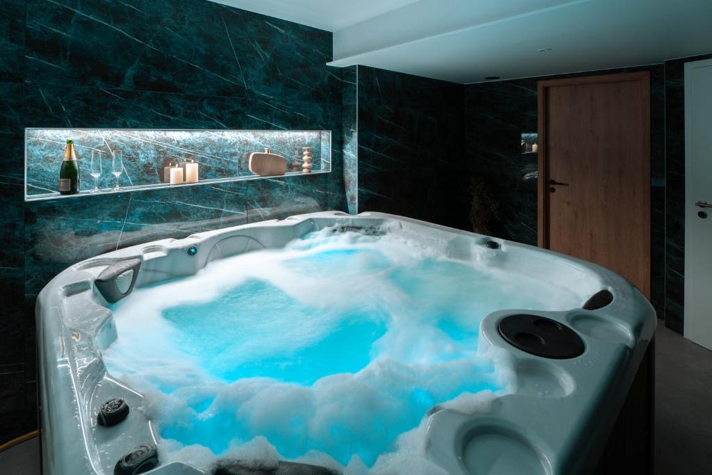 Gite La Ruine Alsace Jacuzzi billard 10 personnes, Guémar (precios ...