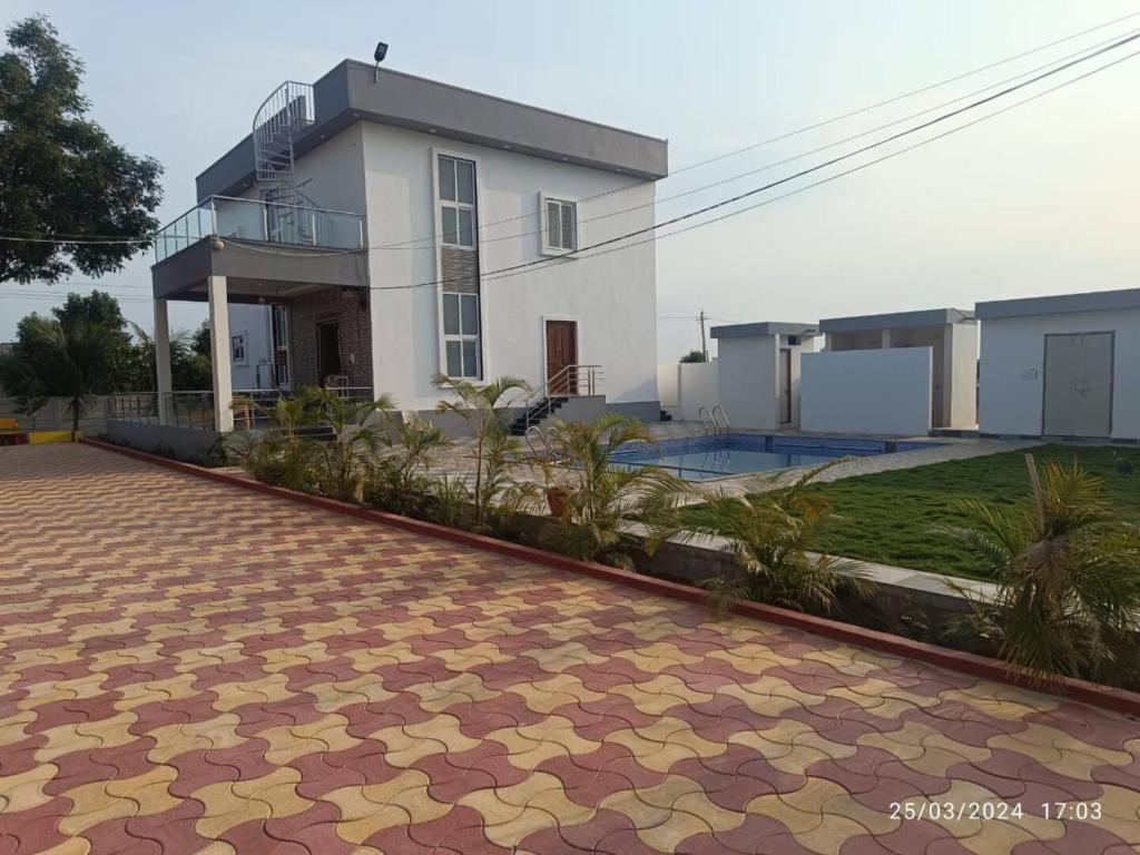 MK Luxury Farms, Venkatāpur (updated prices 2025)