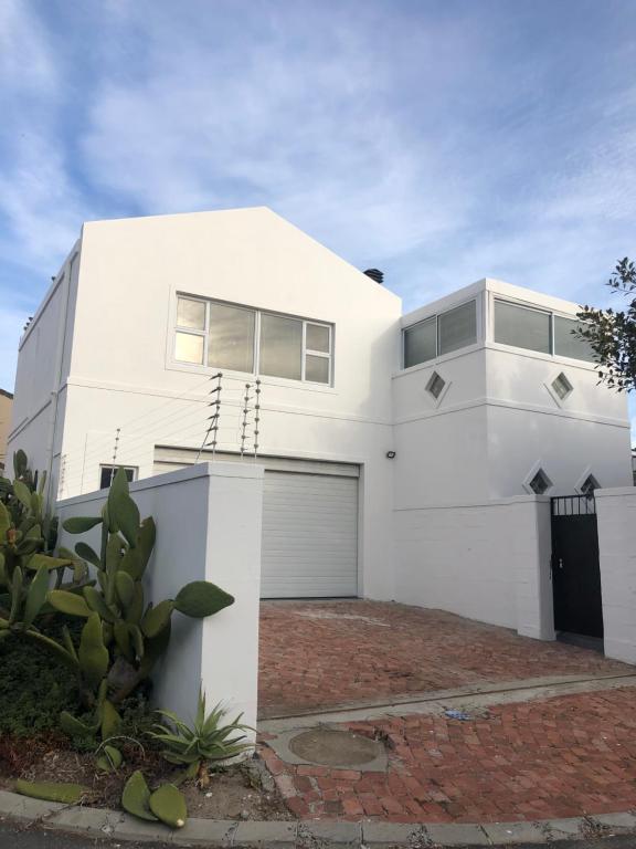 Executive Home Milnerton Ridge, Cape Town (updated prices 2026)