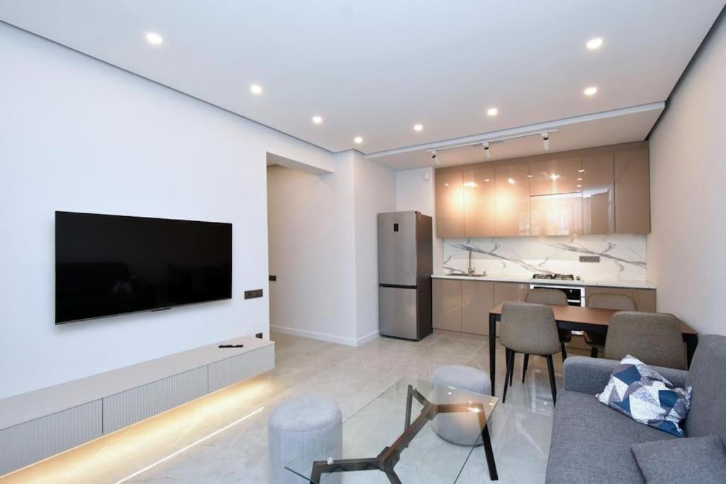 Luxury Airy Cozy Home In The Heart of Yerevan, Yerevan (updated prices 2024)