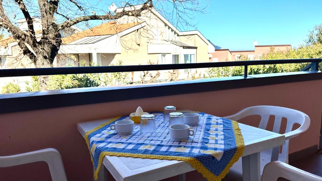 Palme 3A- Marcelli, bilocale con vista mare, Residence Le Palme ...