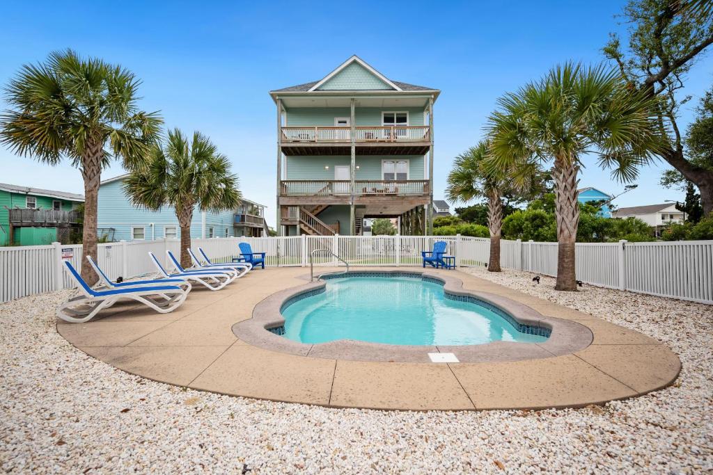 Shore Thing, Oak Island (updated prices 2025)