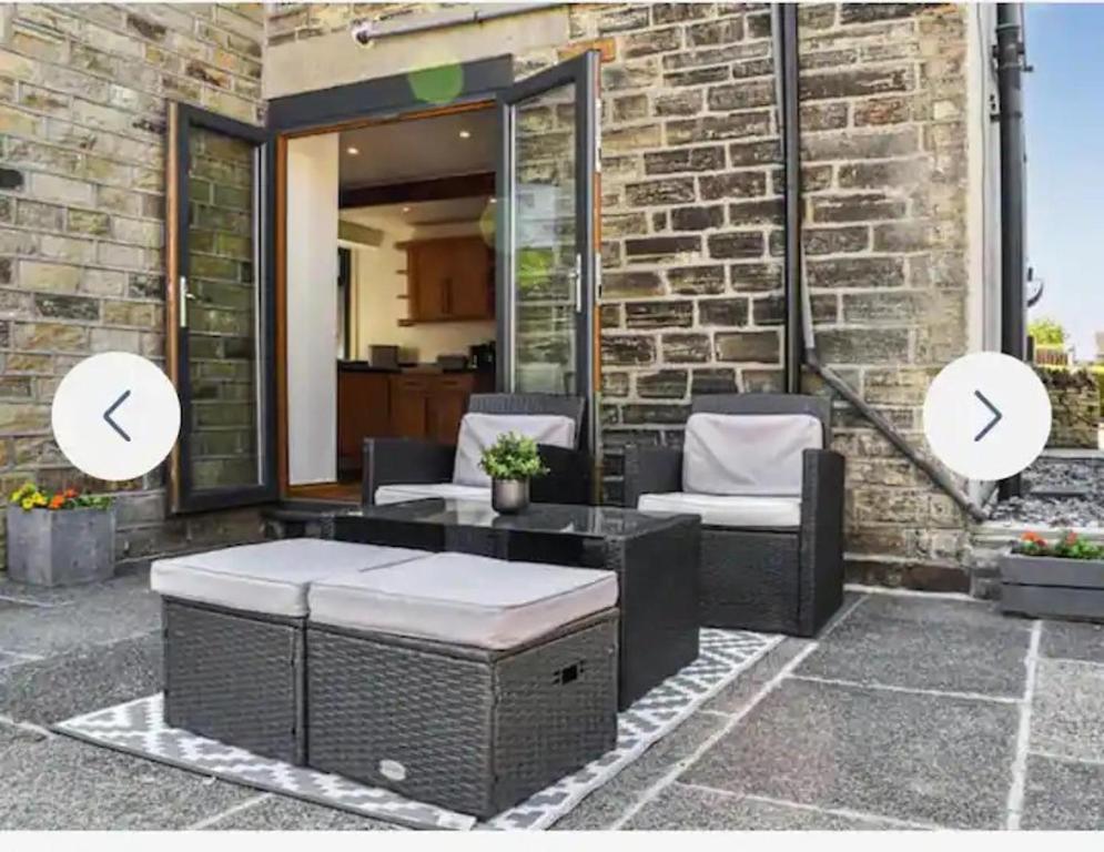 Lovely 3-Bed House in Holmfirth, Holmfirth (updated prices 2025)