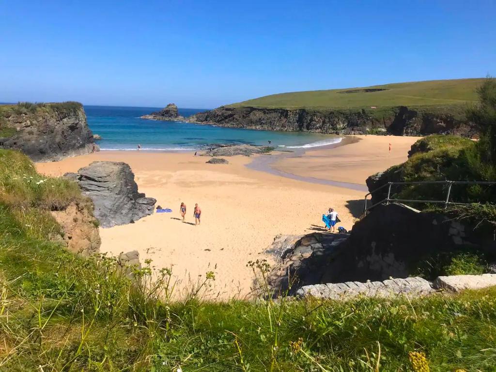 Trevone Bay Seaside Home For 4 - Close To Beach and Padstow, Padstow ...