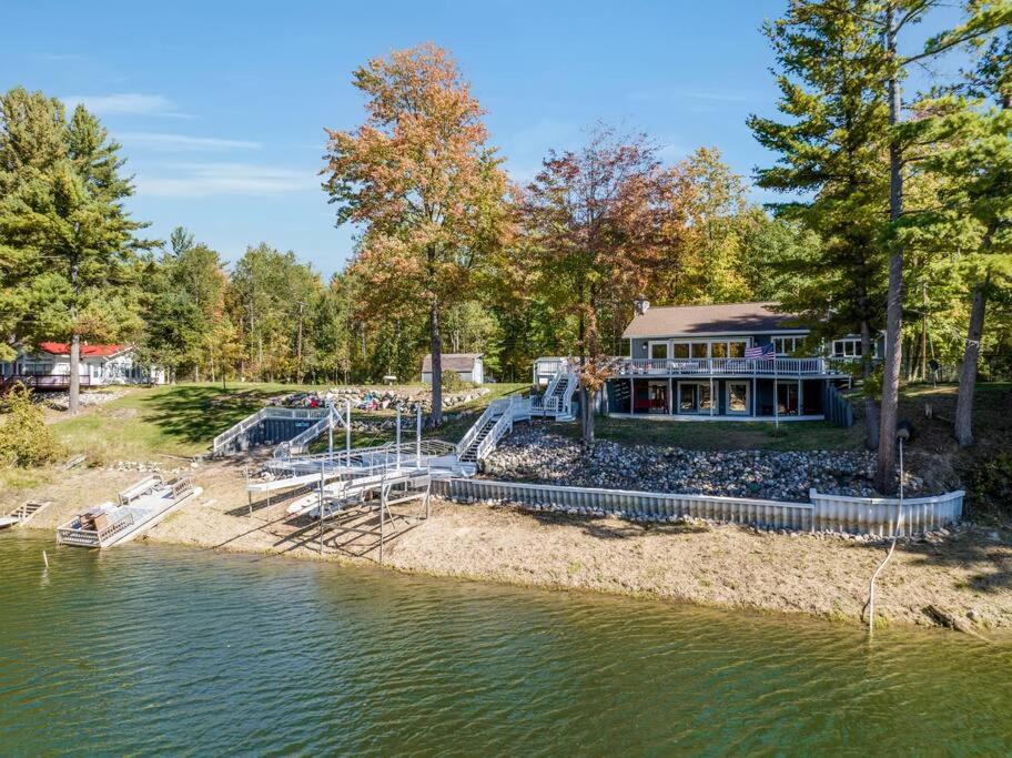 Lakefront Luxury with Private Beach, Sleeps 14, Gladwin (updated prices ...