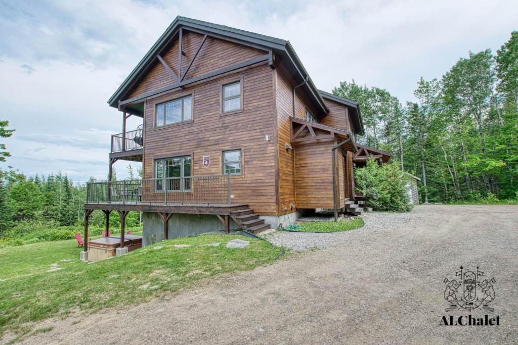 Le Chinook Chalet - Confort et Spa, Petite-Rivière-Saint-François ...