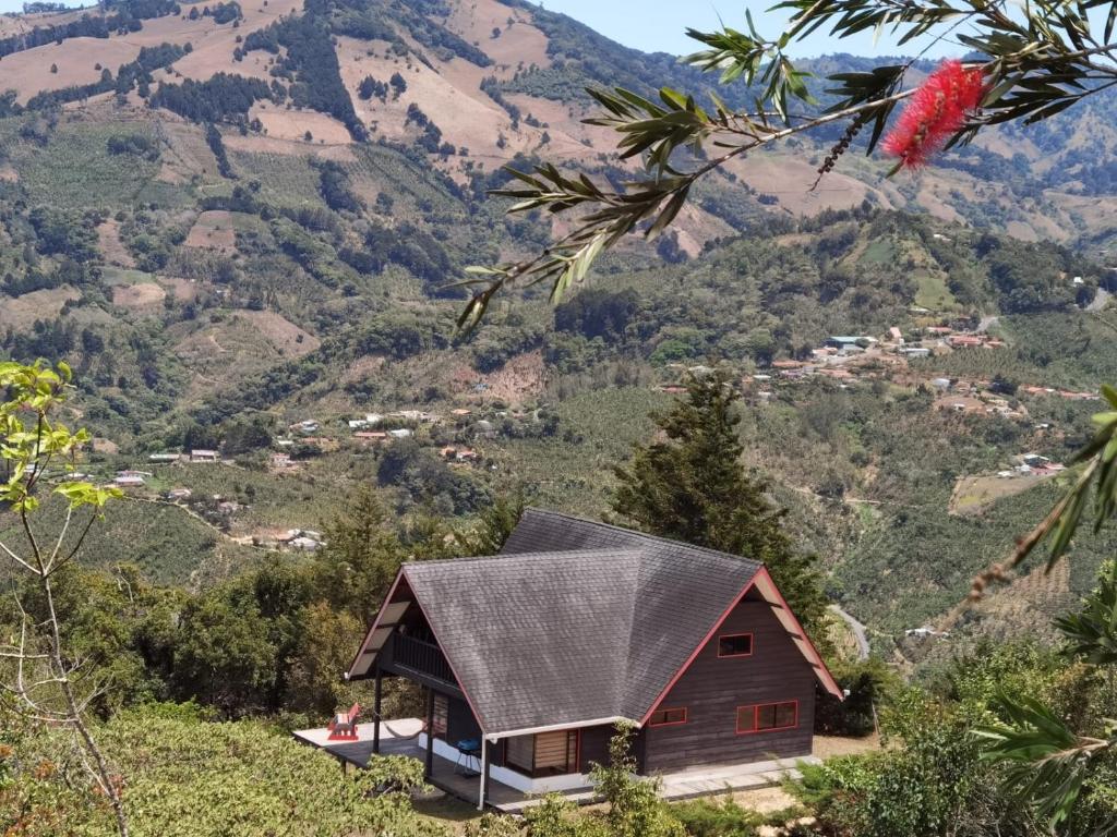 Casa Roble Cabaña romántica en la montaña de Costa Rica, San Cristóbal ...