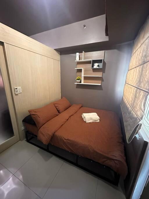 The Brentt Piazza at Sm Jazz Makati with balcony, Manila (updated ...