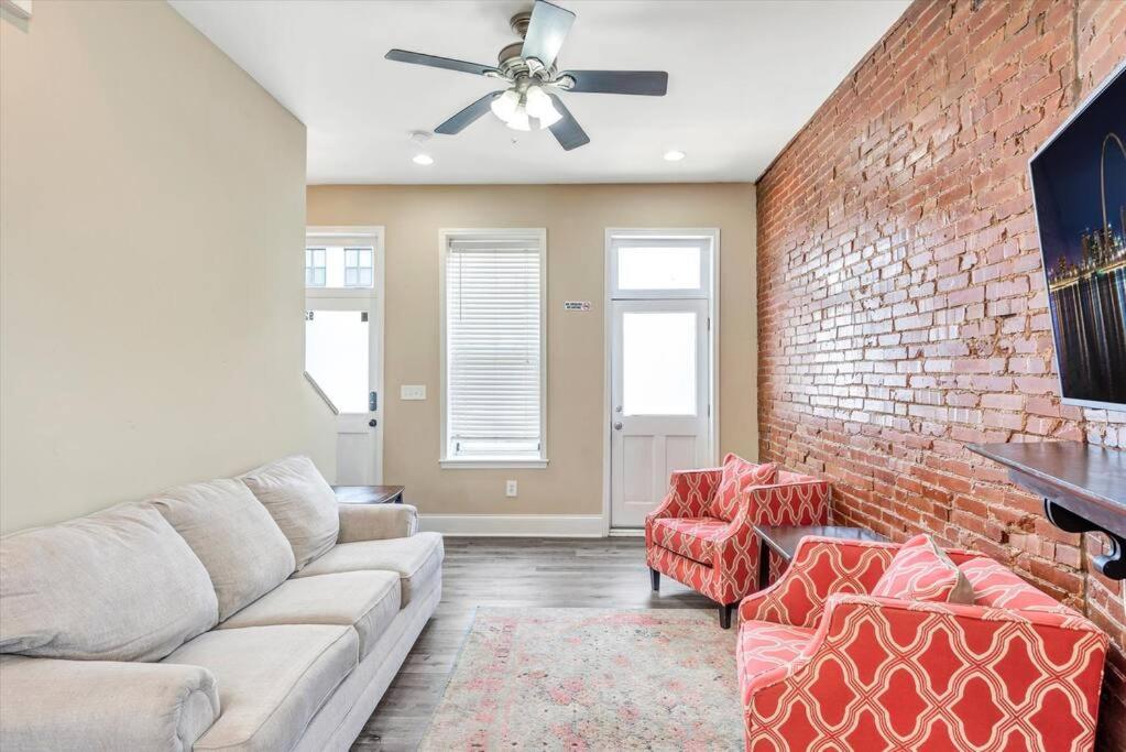 Tower Grove Two-Story Cozy Unit for Groups STL side a, Tower Grove ...
