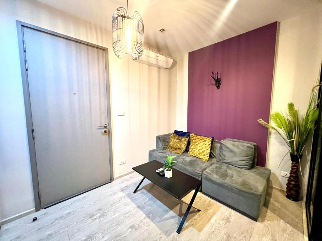 The Base Central Pattaya By Happy, Pattaya Central (updated prices 2025)