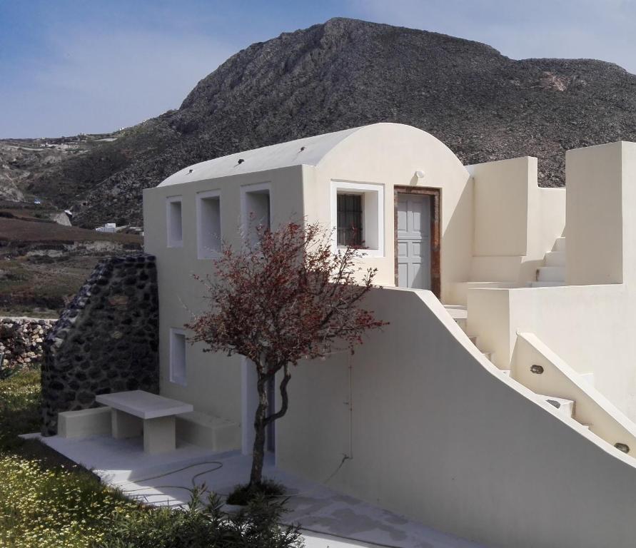 Palm Tree Studio with beautiful view - 2 persons, Emporio Santorini (updated prices 2025)