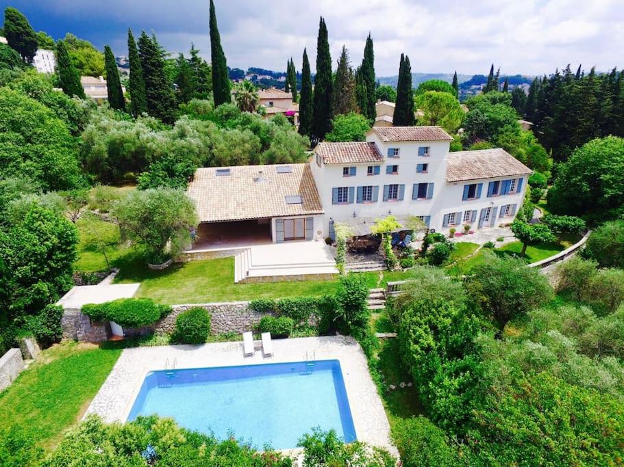 Olive tree garden villa with heated swimming pool and jacuzzi, Grasse ...