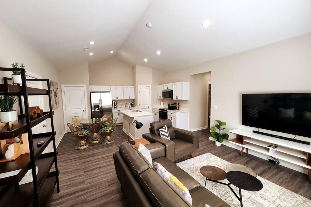 Cozy 3-Bedroom Duplex, Wichita (updated prices 2025)