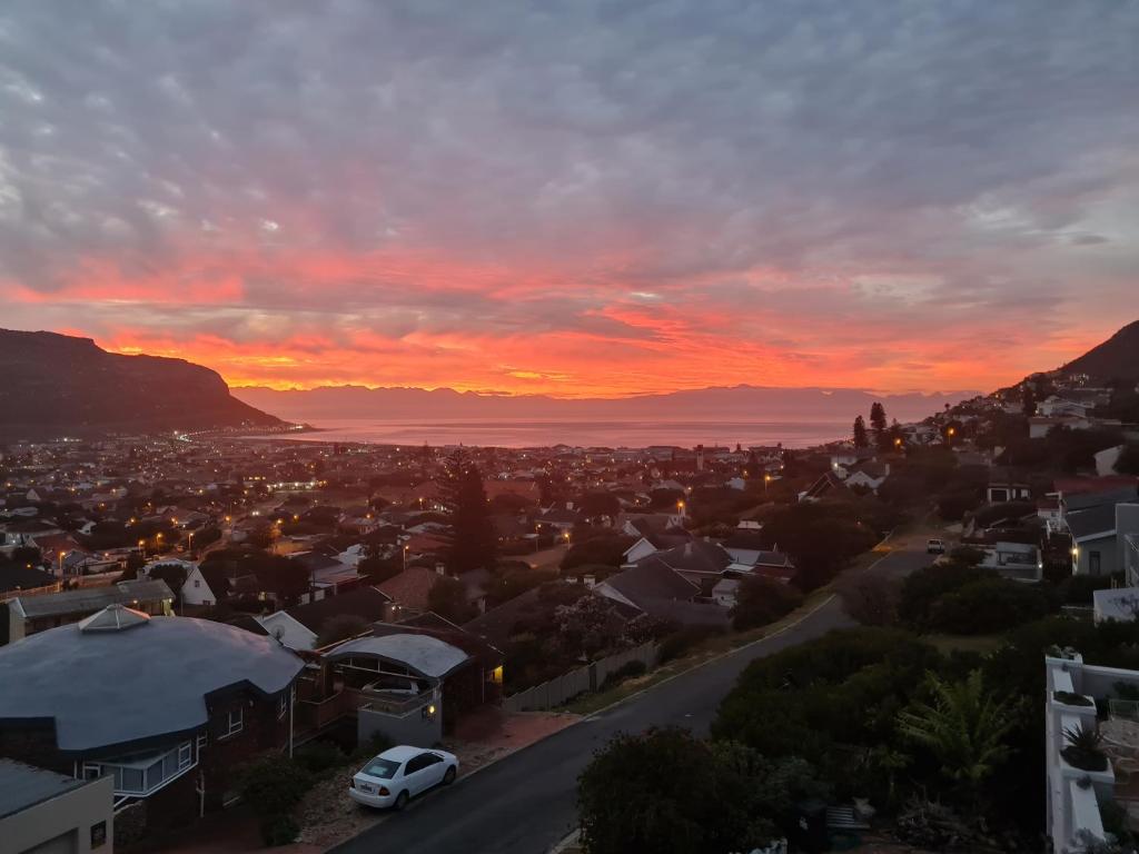 Sunrise Studio, Cape Town (updated prices 2025)