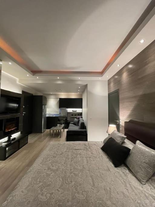 Summer Gateway, Vari (updated prices 2025)