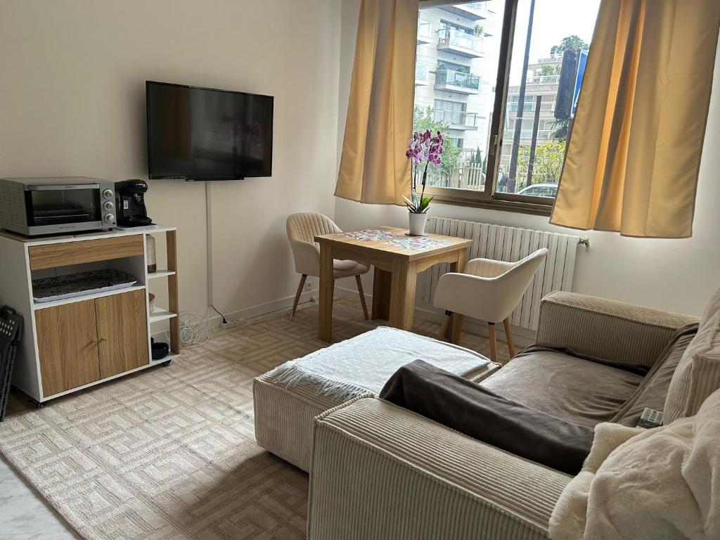 Apparemment - Jardin Exotique - 45 mètres carrés, Monte Carlo (preços ...