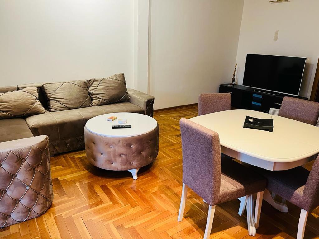 Sweet loft in Zeleznik, Kolonija (precios actualizados 2025)
