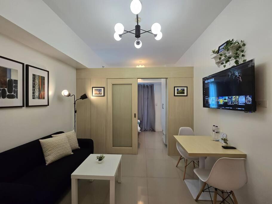 1BR Condotel w Balcony SM Light Residences - LT07, Manila (updated ...