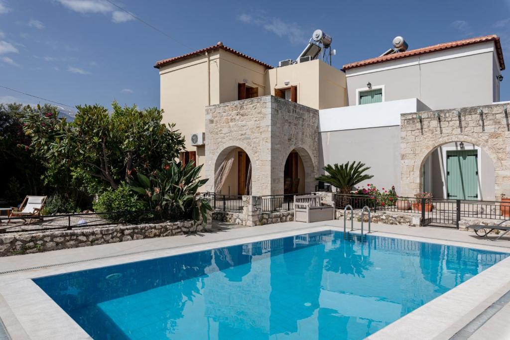 Villa Bita - Country-Style Retreat with Pool in Apokoronas, Neo Chorio ...