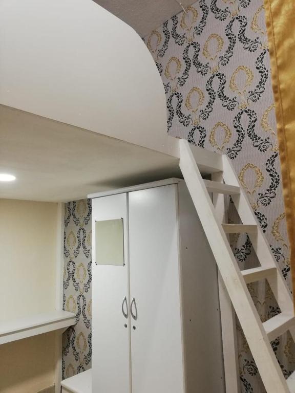 802 Room 2 Loft Type Partition, Sharing Bathroom, Dubai (updated prices ...