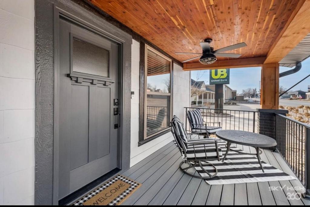 The Price House, Springdale (updated prices 2026)