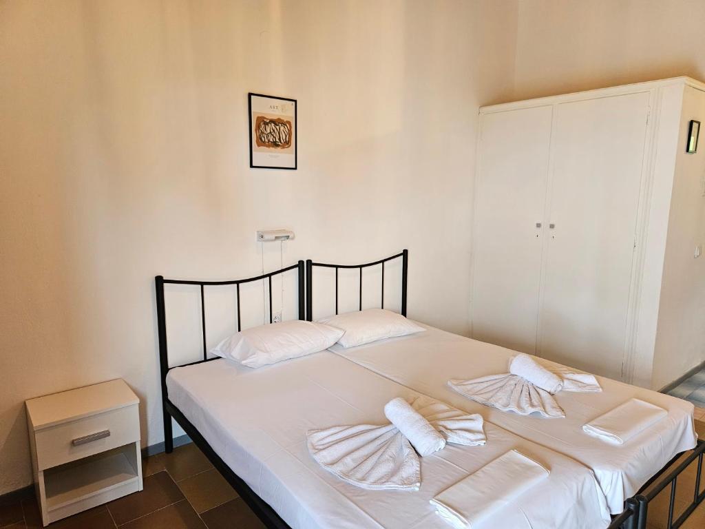 Olga's Sea View Studios - 500m from Ipsos, Pyrgi (updated prices 2025)