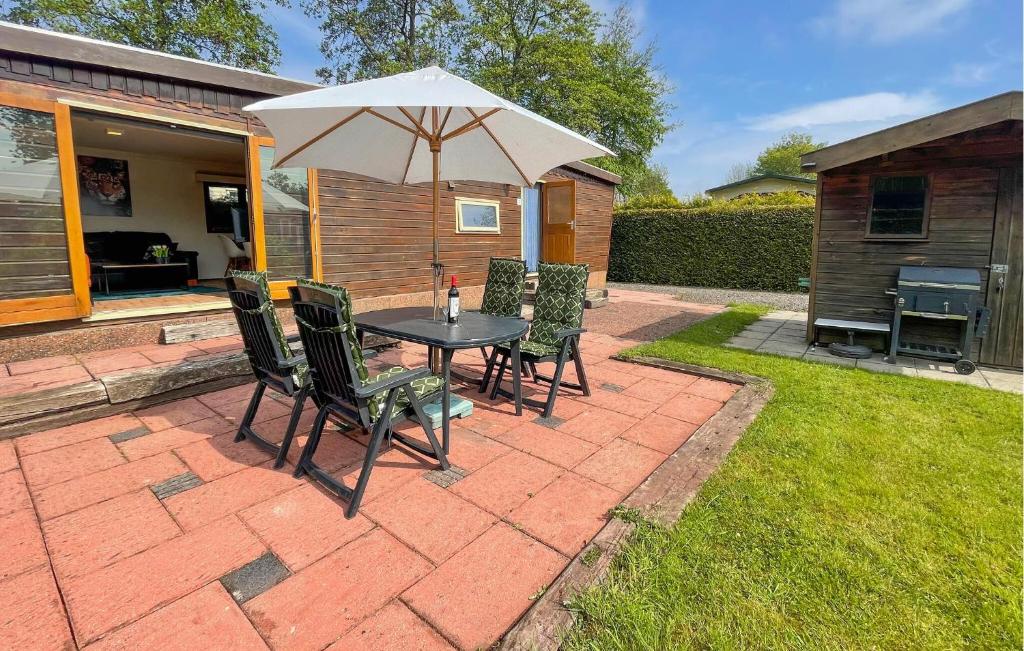 2 Bedroom Stunning StaCaravan In Tzummarum, Tzummarum (precios ...