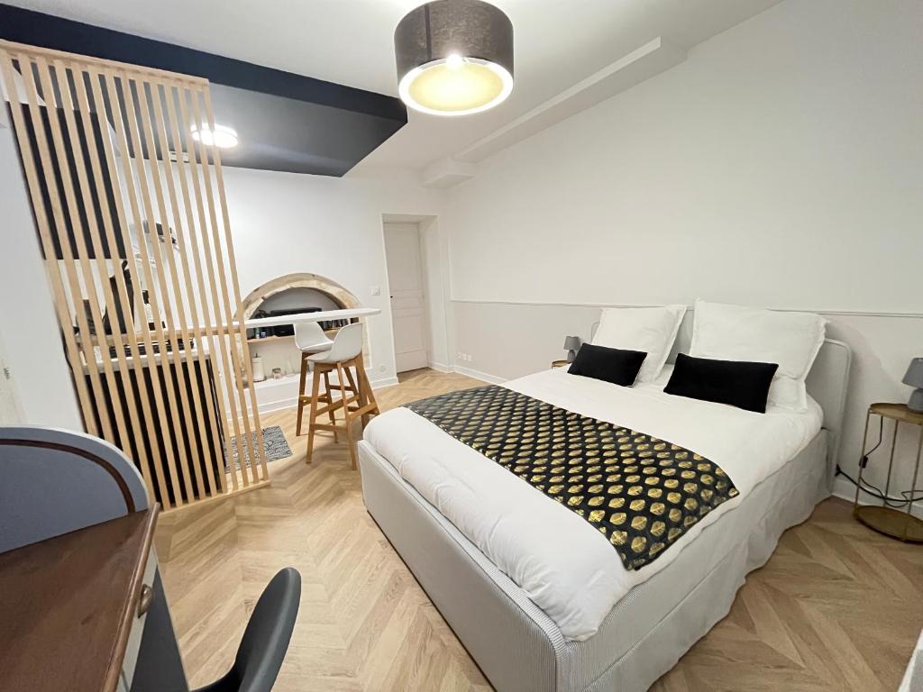 Le Studio Haslay SERAUCOURT en plein cœur de ville de BOURGES - Charme de l ancien et confort ...