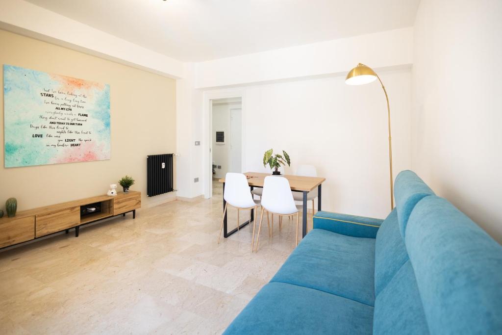 Marconi white flower house, Rome (updated prices 2026)