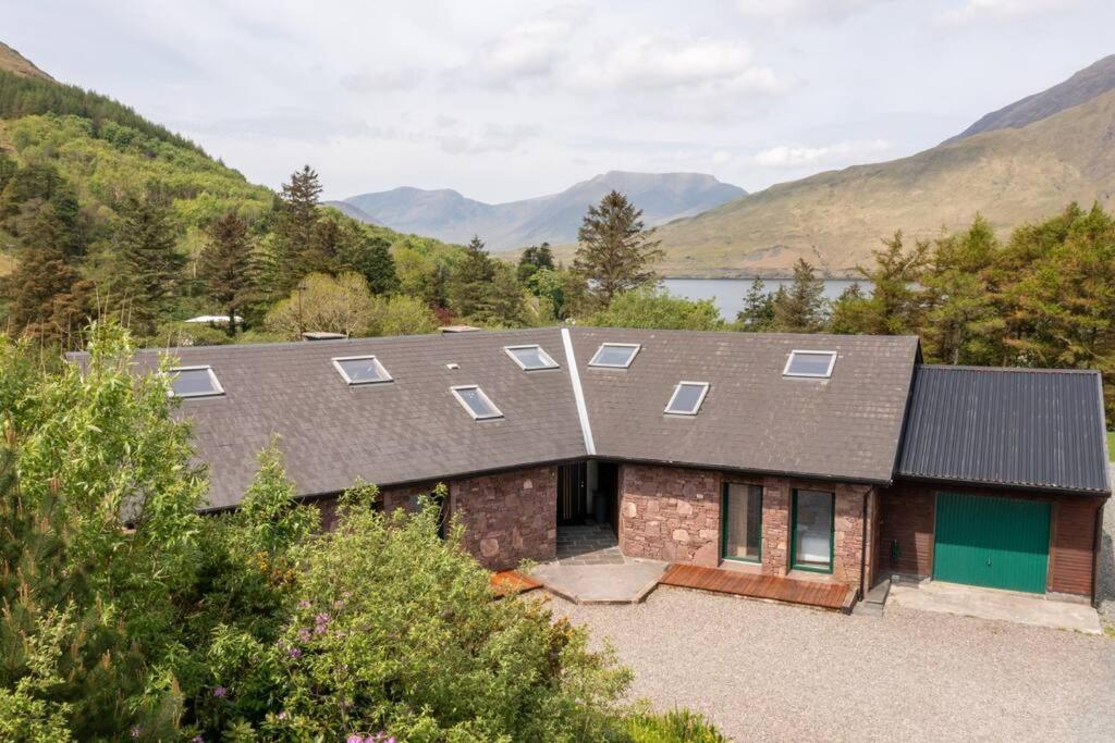 Heather Lodge with Sea and Mountain Views, Leenaun (updated prices 2025)