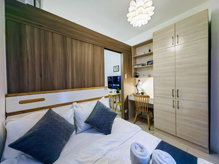 1BR Condotel with Balcony at FAME Residences #FM08, Manila (updated ...